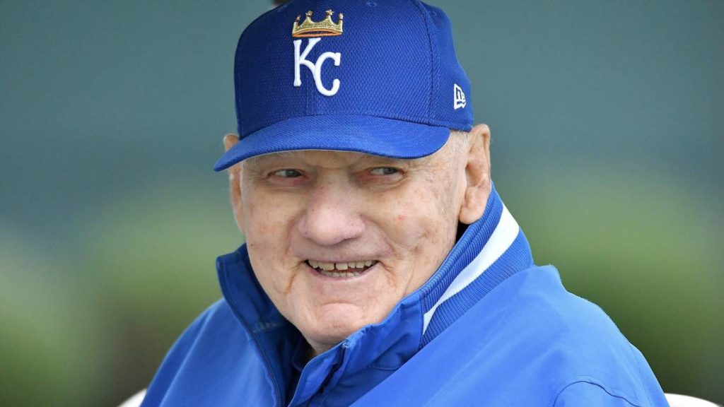 Baseball lifer and former Twins pitcher Bill Fischer passes away at the ...